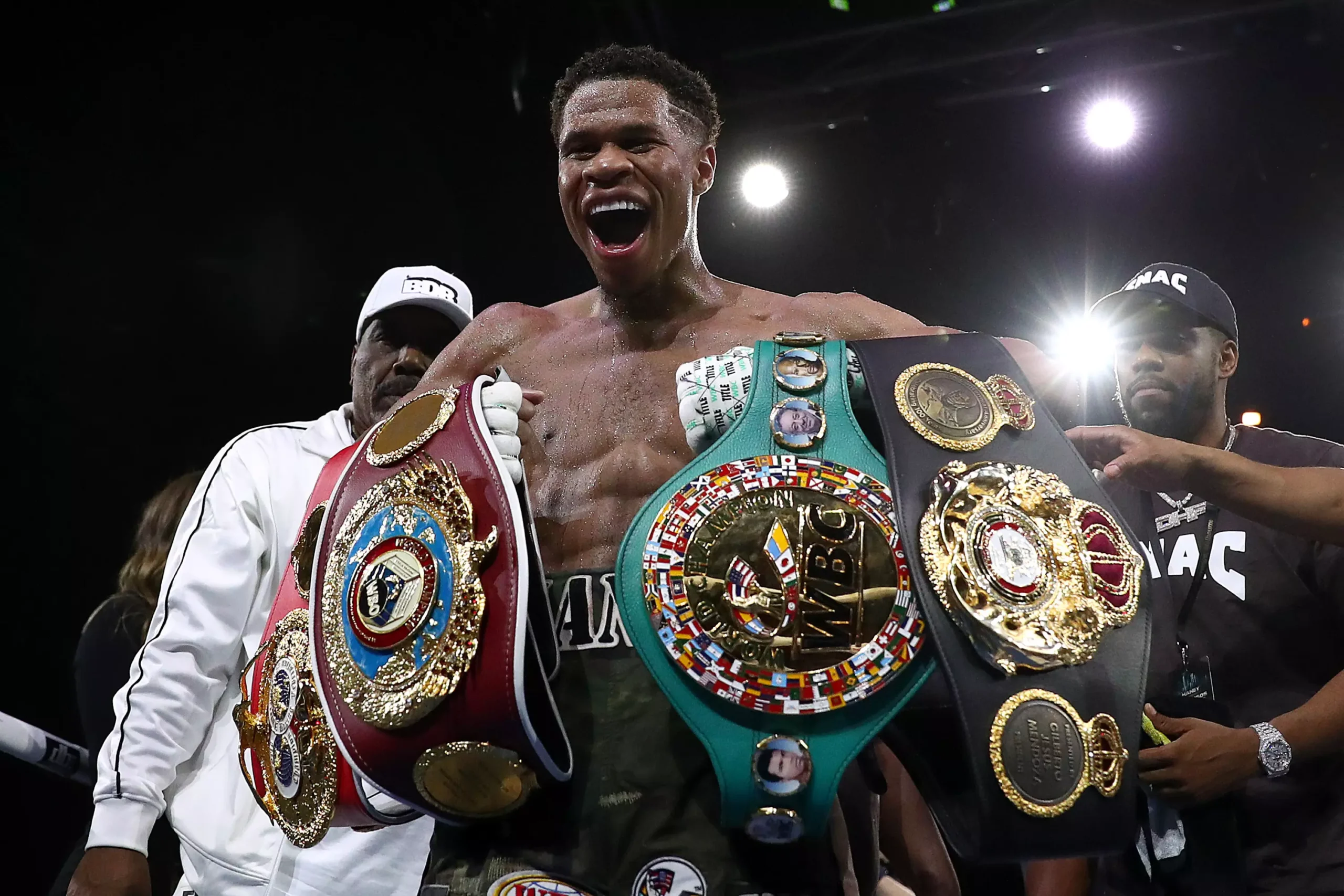 Garcia Eyes Title in Light Welterweight Showdown