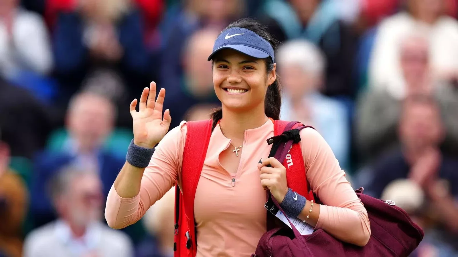 Emma Raducanu Thrives with Home Support at Eastbourne