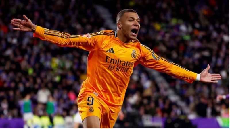 Kylian Mbappé Shines: Hat-Trick Hero and Defensive "Pressing Monster"